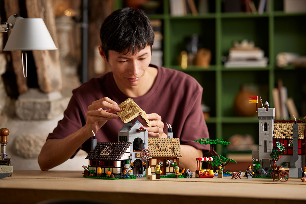 Here’s The 2024 Spin On The 2009 LEGO Medieval Town Square: The LEGO ...