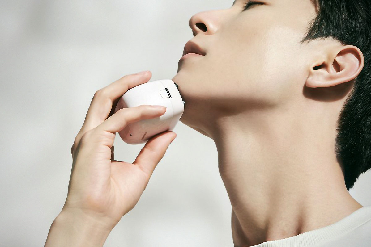 Panasonic Palm Shaver ES-PV6A-W Travel Shave 5-Blade: Shaver, Reimagined