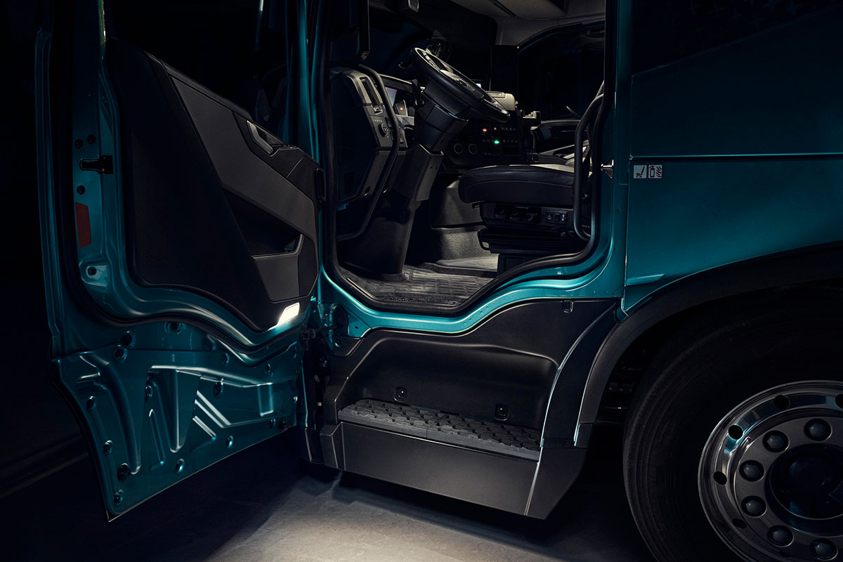 Volvo FM Low Entry Is The First Truck Model Ever Developed By Volvo ...
