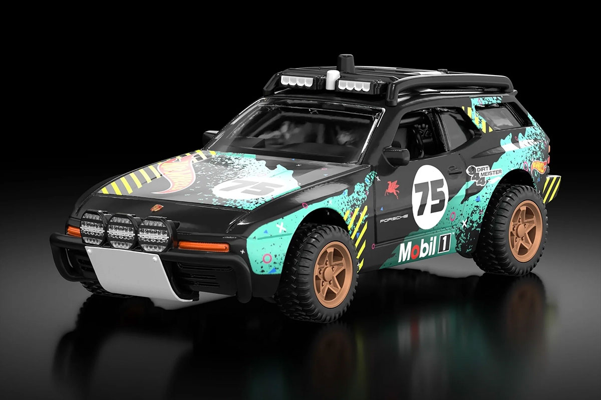 Hot Wheels Collectors Mobil 1 Porsche Dirtmeister 944: Celebration Of ...