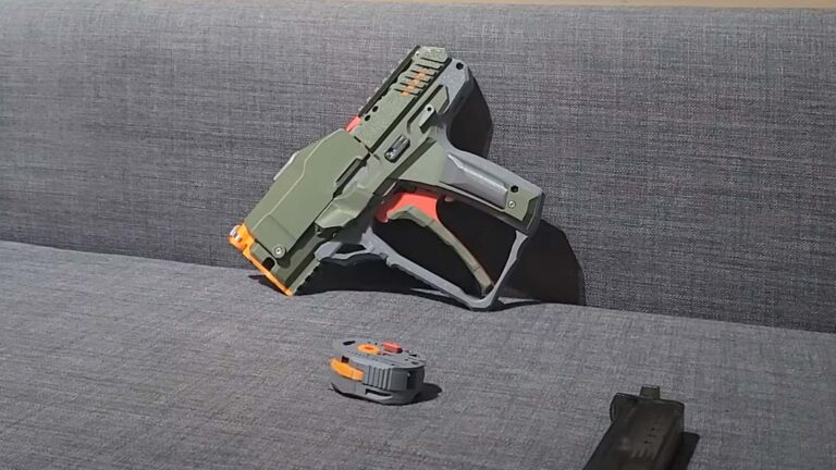 Check Out This Futuristic, Halo-style Auto Spring Airsoft Gun That Also ...