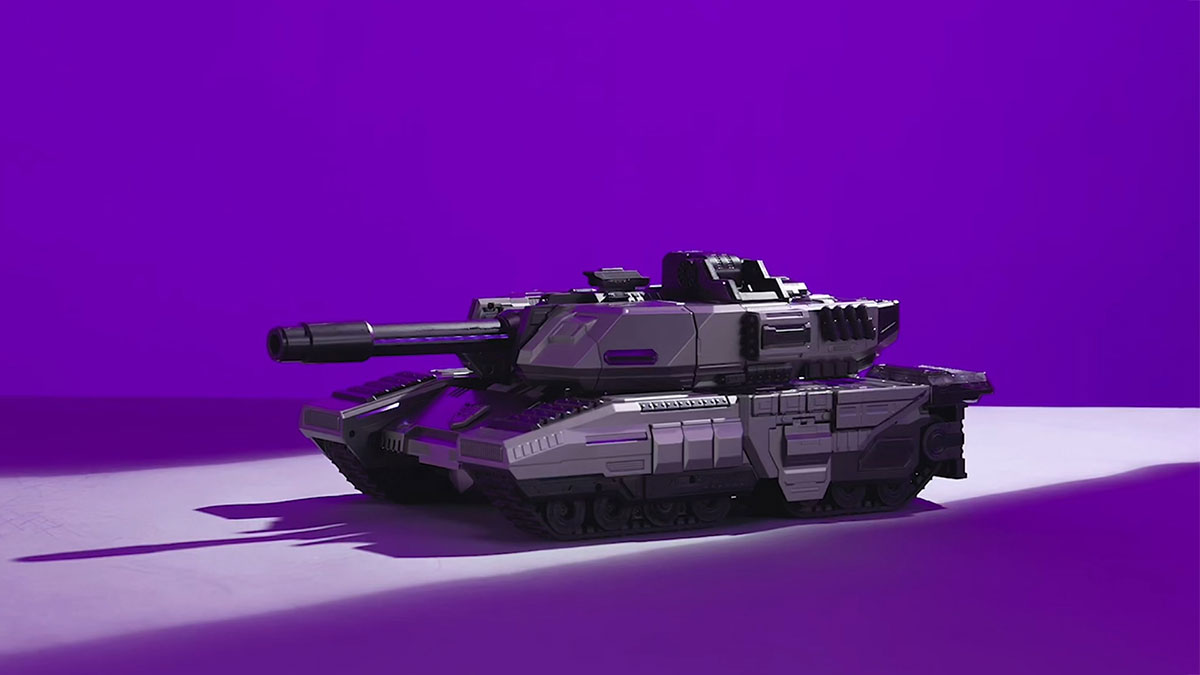 Robosen Auto-converting Megatron May Make G1 Fans Like Megatron As A Tank