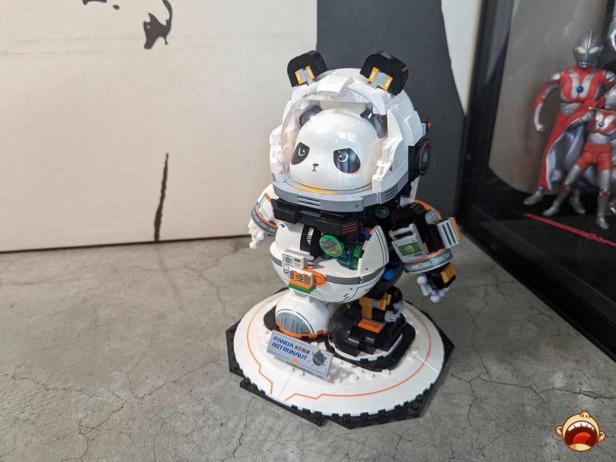 JMBrickLayer Space Astronaut Panda Building Set: It’s A Brick-built ...