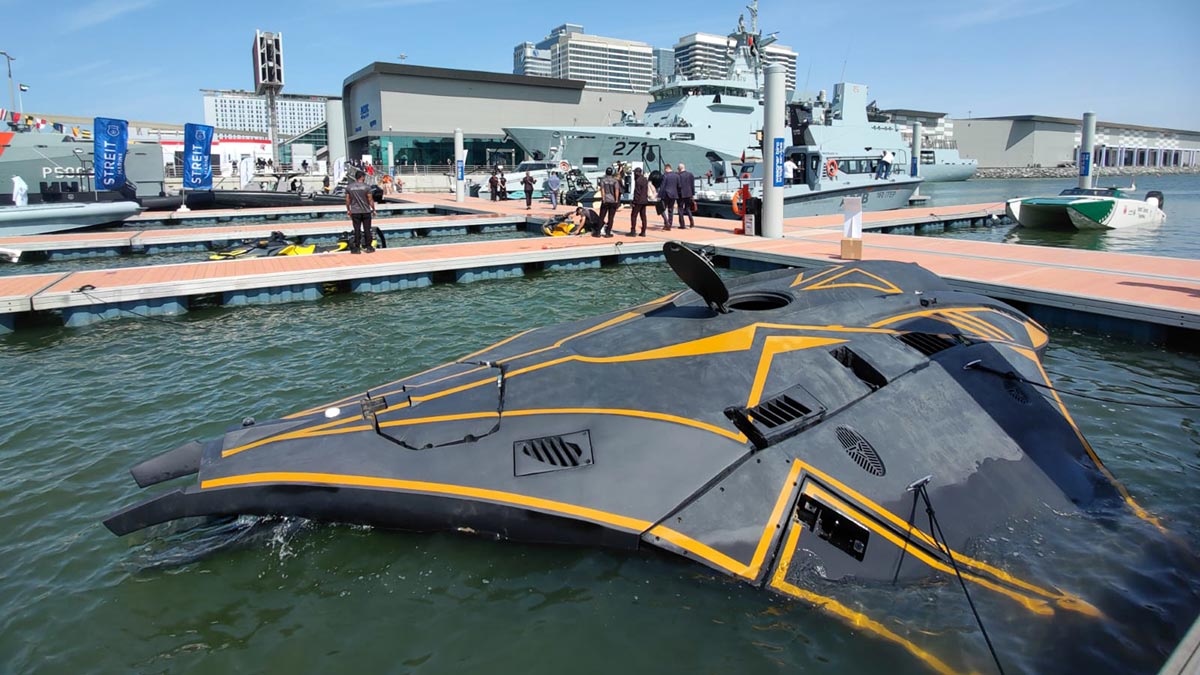 Kronos Armoured Submarine: A Manta Ray-inspired Submarine For Leisure ...