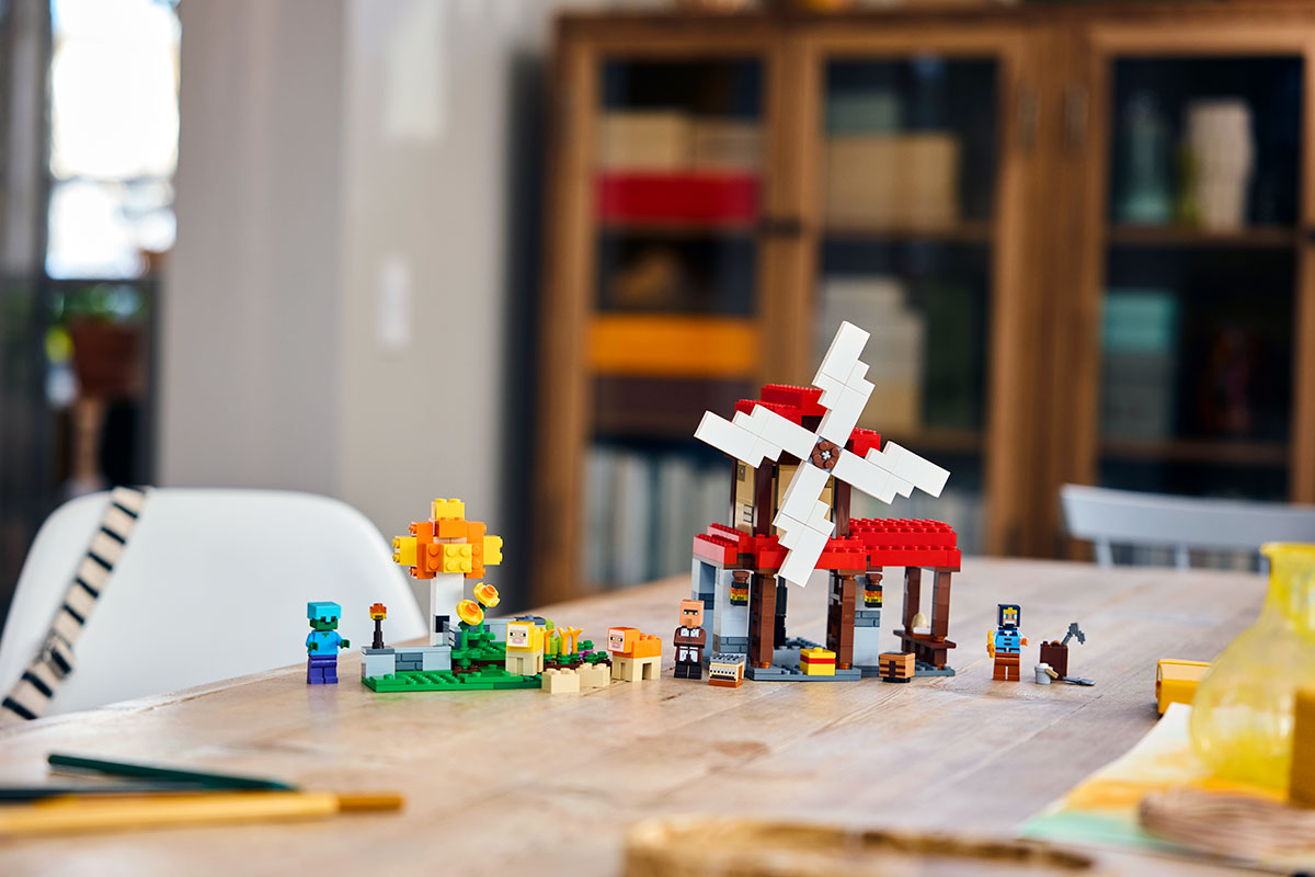 LEGO Celebrates Minecraft’s 15th Anniversary With 6 LEGO Minecraft Sets