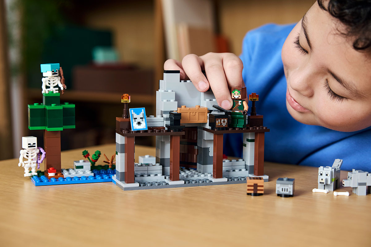 LEGO Celebrates Minecraft’s 15th Anniversary With 6 LEGO Minecraft Sets