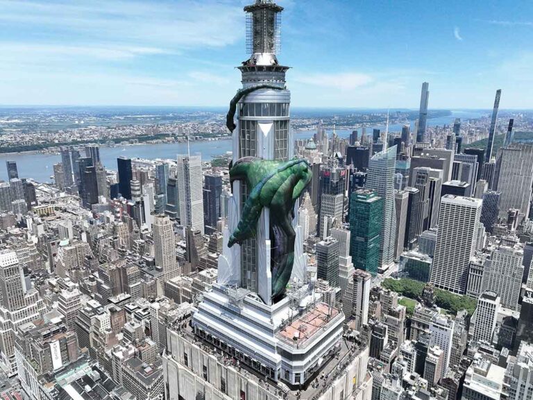 270-Foot Vhagar The Dragon Spotted Coiled Around The Mast Of Empire ...