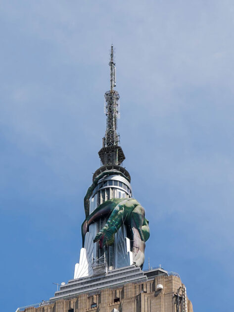 270-Foot Vhagar The Dragon Spotted Coiled Around The Mast Of Empire ...