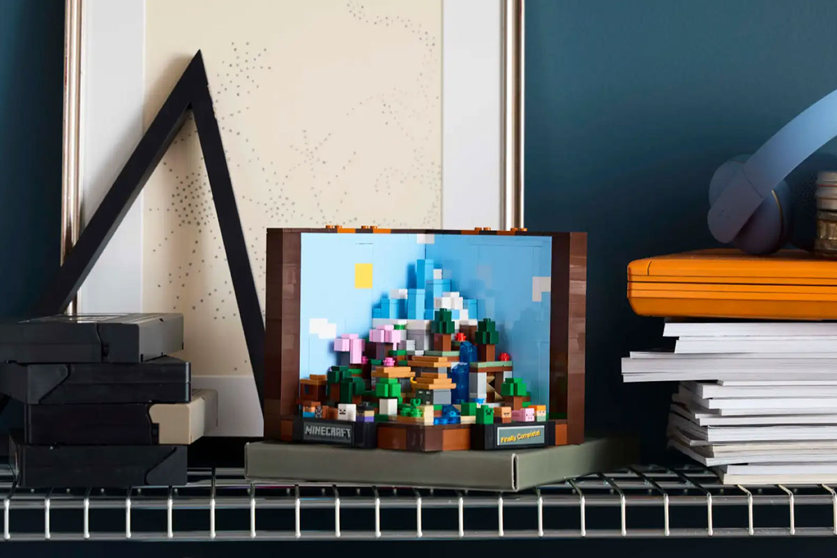 LEGO Minecraft The Crafting Table (21265) Set: 12 Biomes In One Set