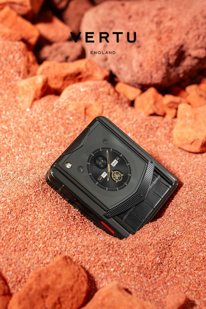 Vertu Ironflip: Folding Screen Flip Phone Goes Super Luxe
