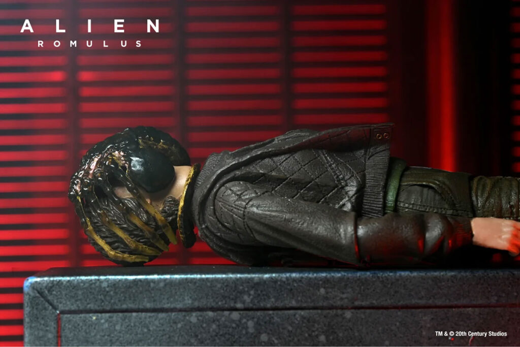 Alien: Romulus Action Figure Bundle Comes With A Facehugger To Facehug ...