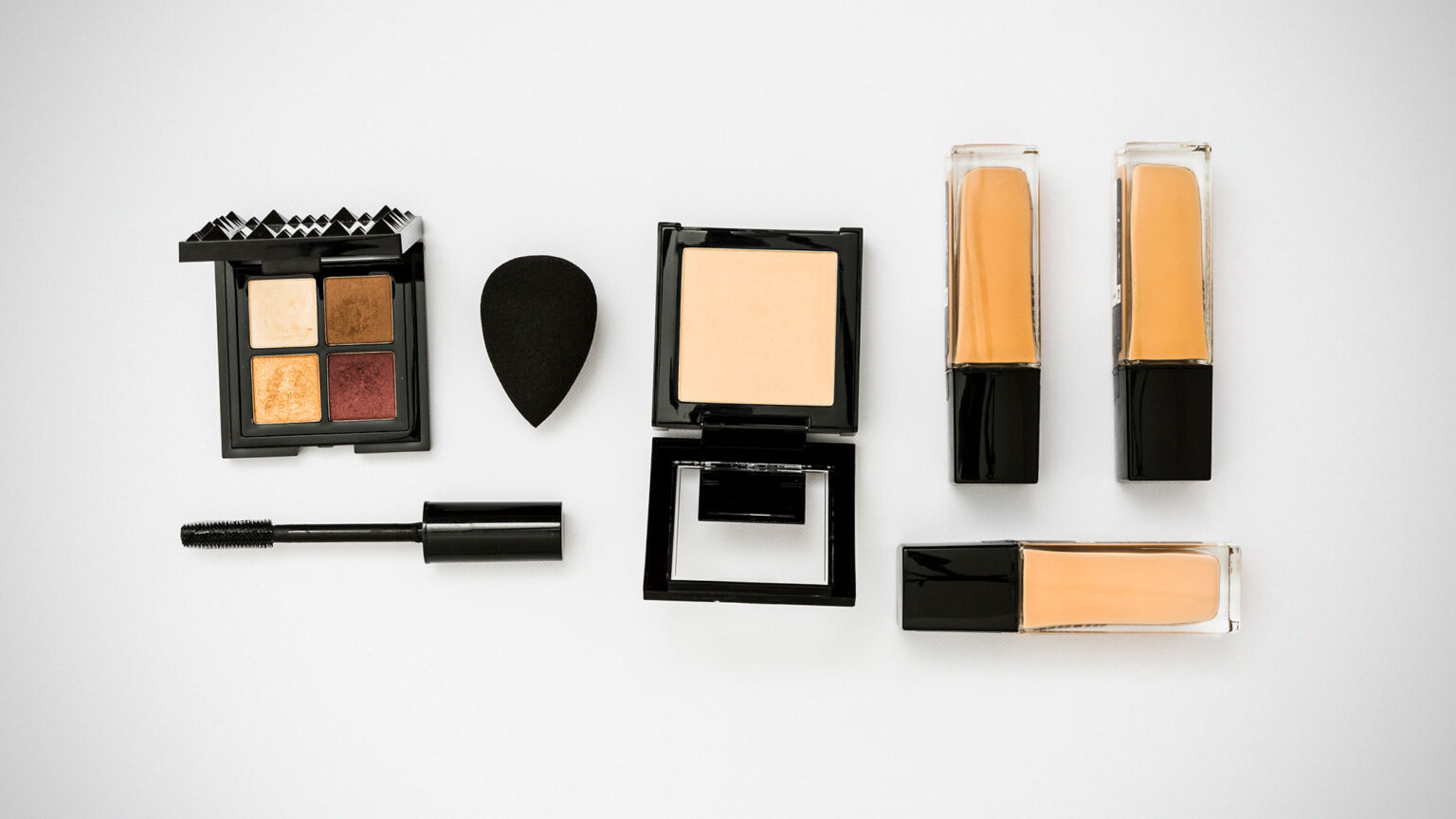 Finding The Right Makeup Set: A How-To Guide Finding The Right Makeup Set: A How-To Guide