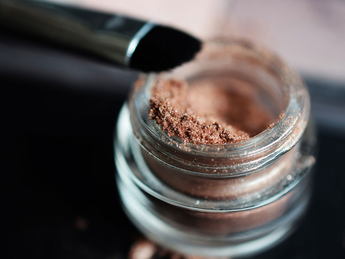 Finding The Right Makeup Set: A How-To Guide