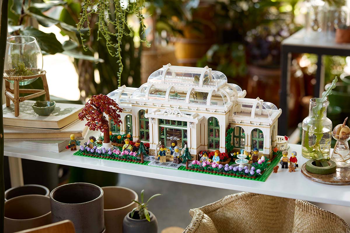 LEGO Ideas The Botanical Garden (21353) Set Comes With A Whopping 12 ...