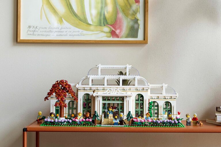 LEGO Ideas The Botanical Garden (21353) Set Comes With A Whopping 12 ...