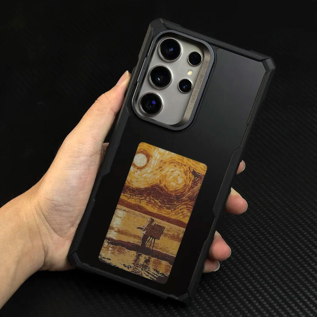 Reinkstone E-ink Case For iPhone And Samsung Galaxy: 4-Color E-ink Case!