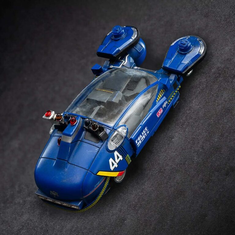 Threezero Blade Runner 2049 Deckard’s Police Spinner May Be Palm Size ...