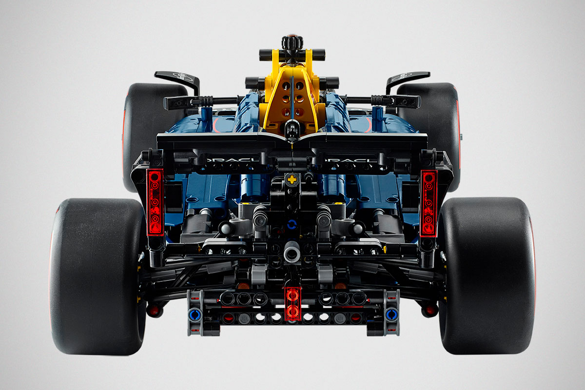 Building Speed: LEGO Technic Oracle Red Bull Racing RB20 Joins The (LEGO) Grid