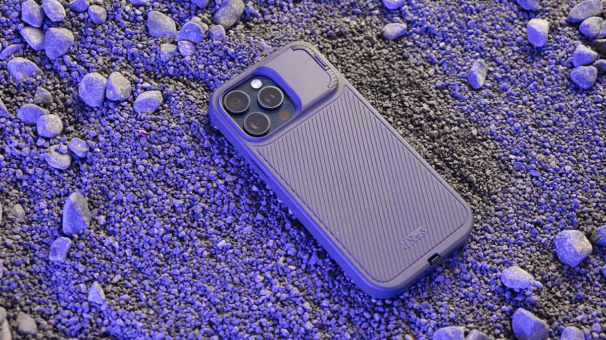 Meet The iRe5: The iPhone Case That Says, ‘What Cloud?’