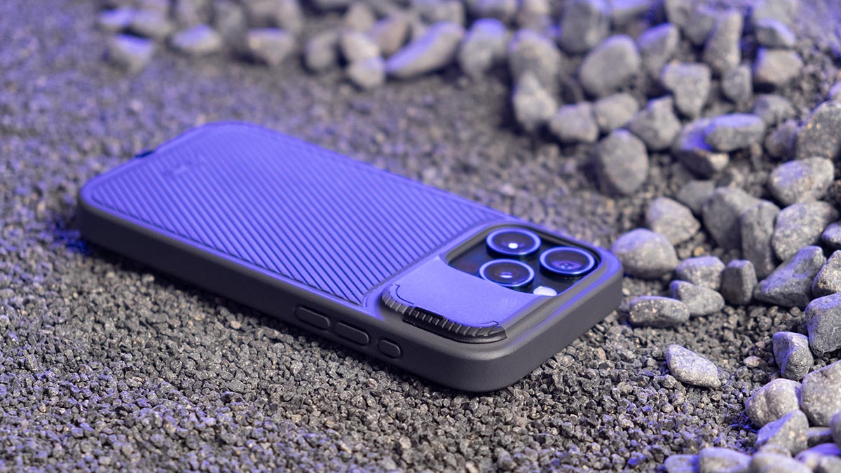Meet The iRe5: The iPhone Case That Says, ‘What Cloud?’