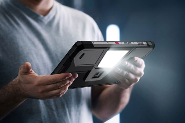 8849 Tank Pad Is A Rugged Tablet With Built-in Projector And Camping ...