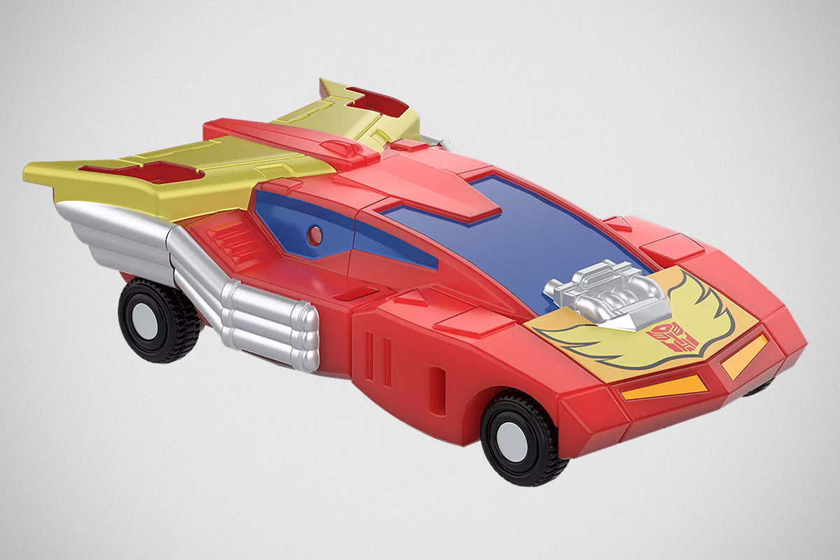 Optimus Prime Levels Up To Legendary Status In New Transformers Toy Line