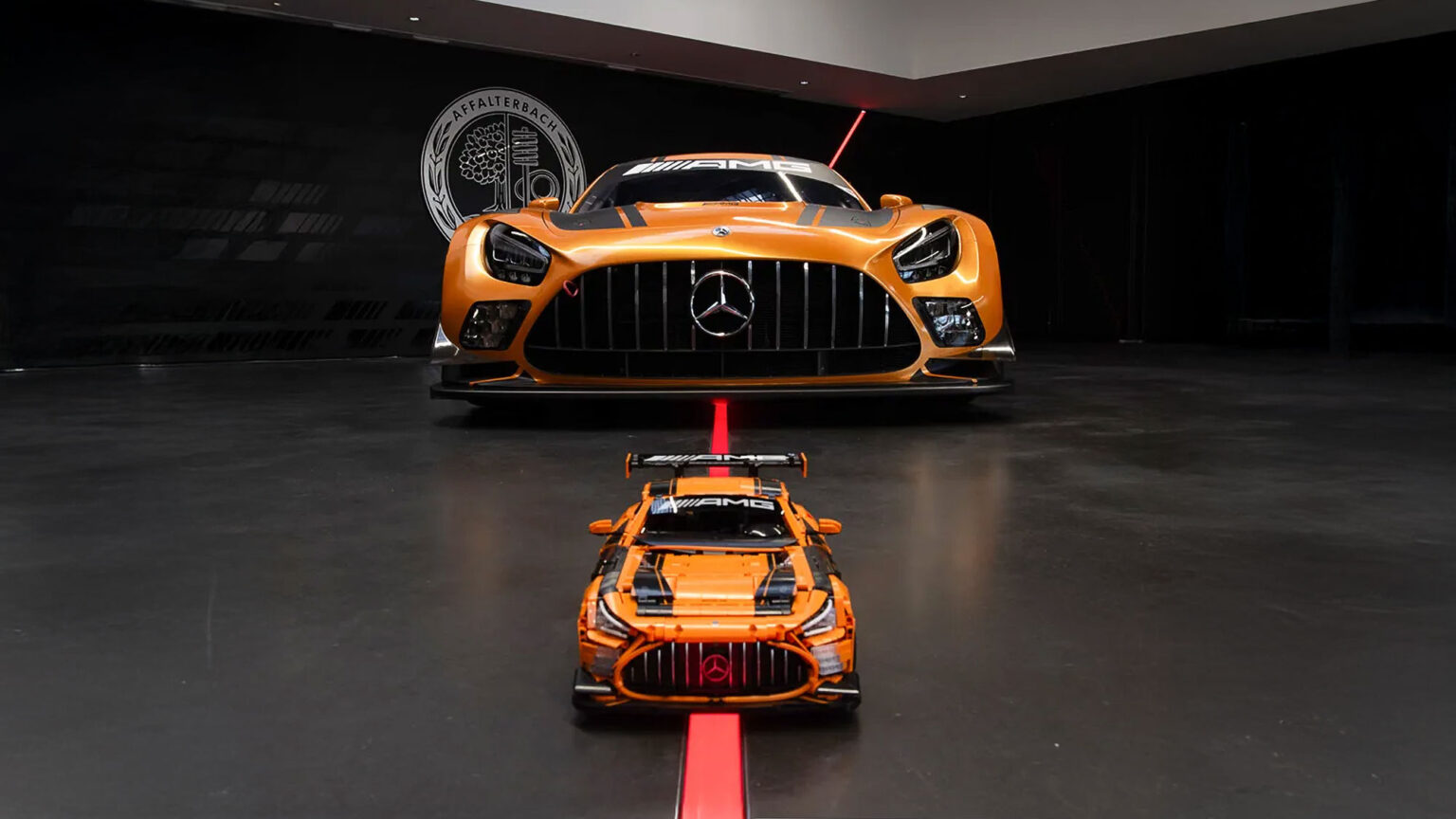 CaDA’s 2025 Flagship Set, An Officially Licensed 1:8 Mercedes-AMG GT3 ...