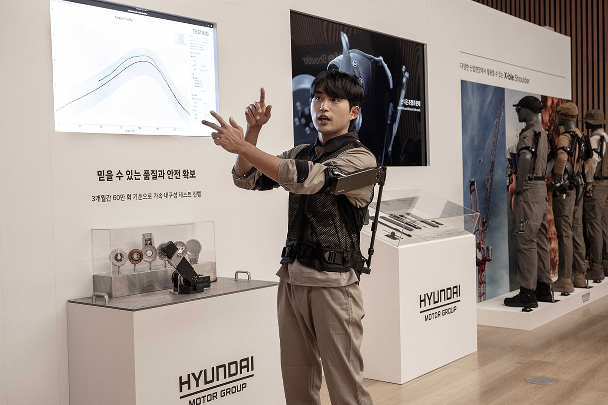 Hyundai And Kia’s X-ble Shoulder: Giving Your Muscles A Break (Finally)