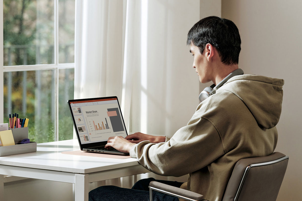 Buy The New LG gram Book Laptop, Get A Free 25” MyView Smart Monitor