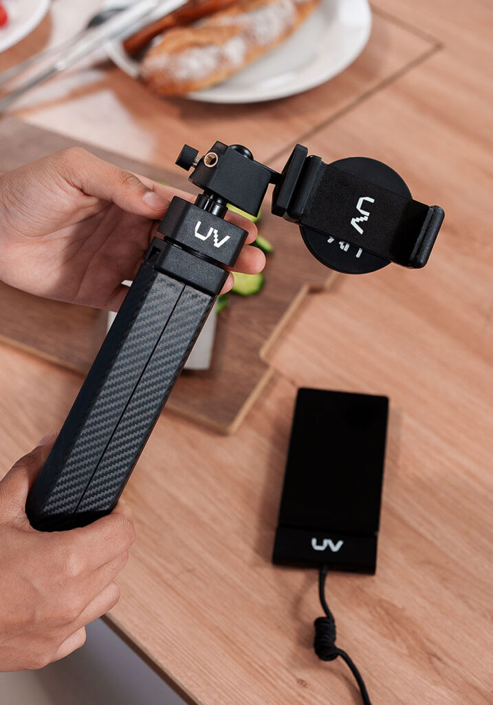 UVIEW Lets You See Yourself As You Live Stream Using The Rear Cameras