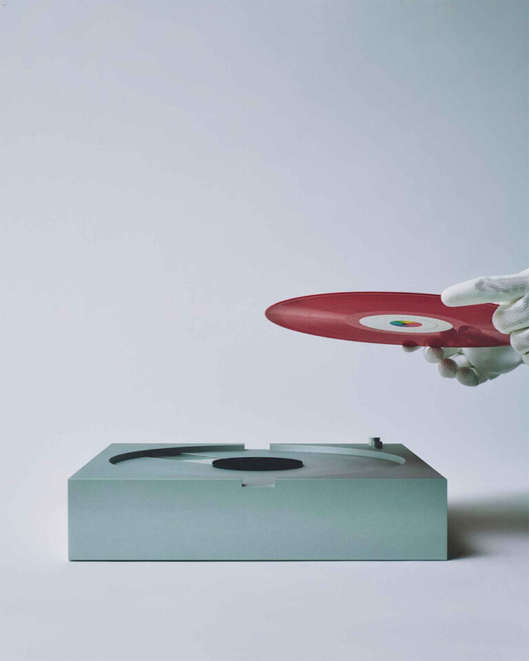 The Waiting For Ideas PP-1 Turntable: Look, Ma. No Tonearm!