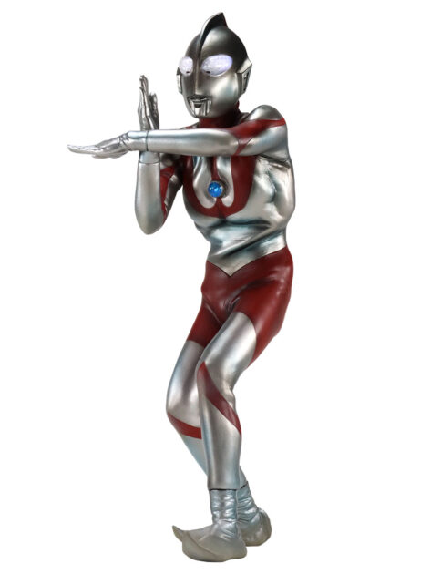 Specium Ray & Chill: This Ultraman Lights Up Your Shelf Like It’s 1967