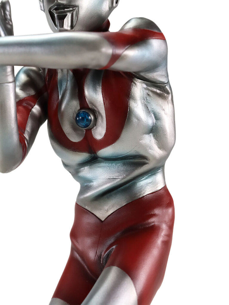 Specium Ray & Chill: This Ultraman Lights Up Your Shelf Like It’s 1967