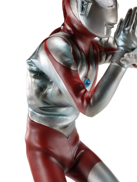 Specium Ray & Chill: This Ultraman Lights Up Your Shelf Like It’s 1967