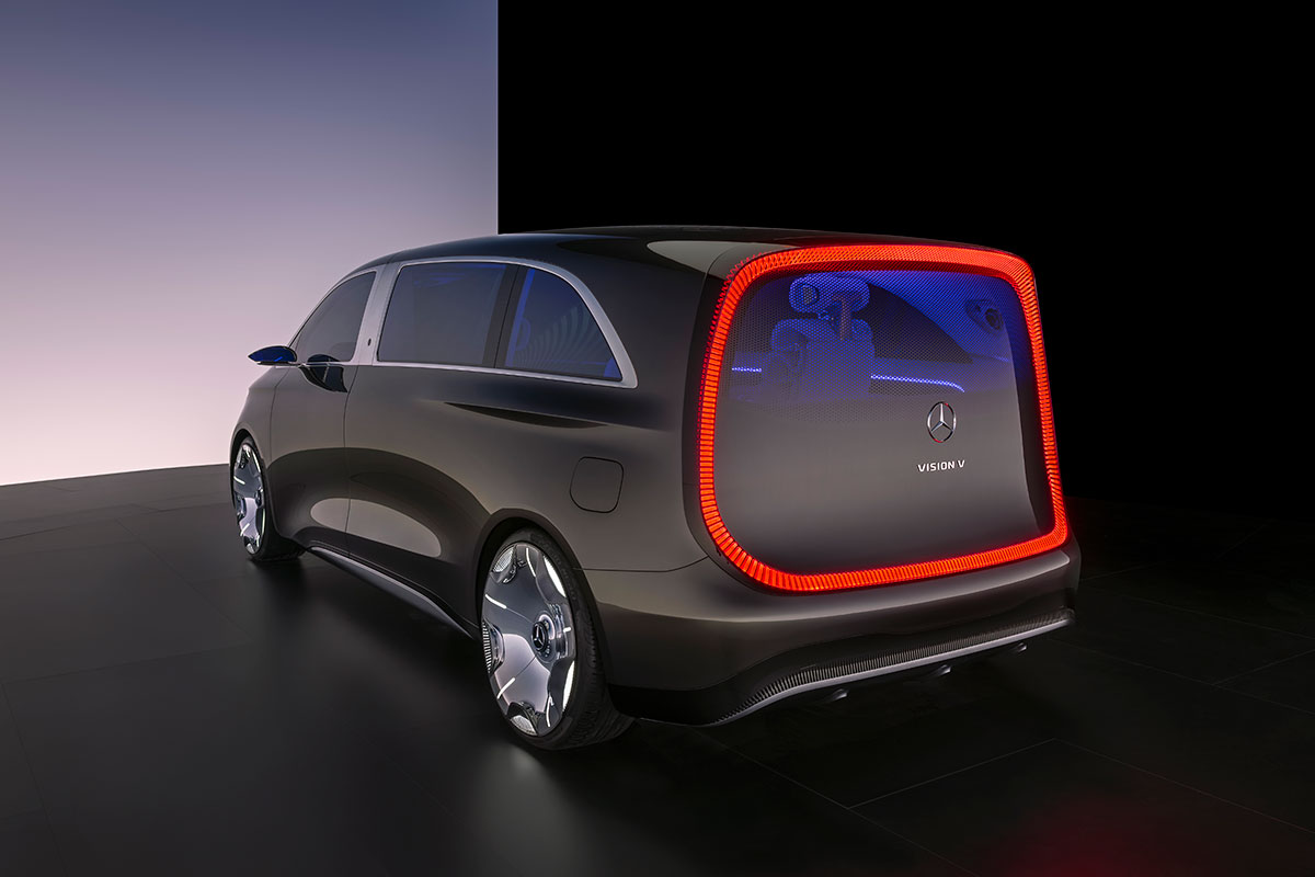 Mercedes-Benz Vision V: A Stretch Limo For The Streaming Generation
