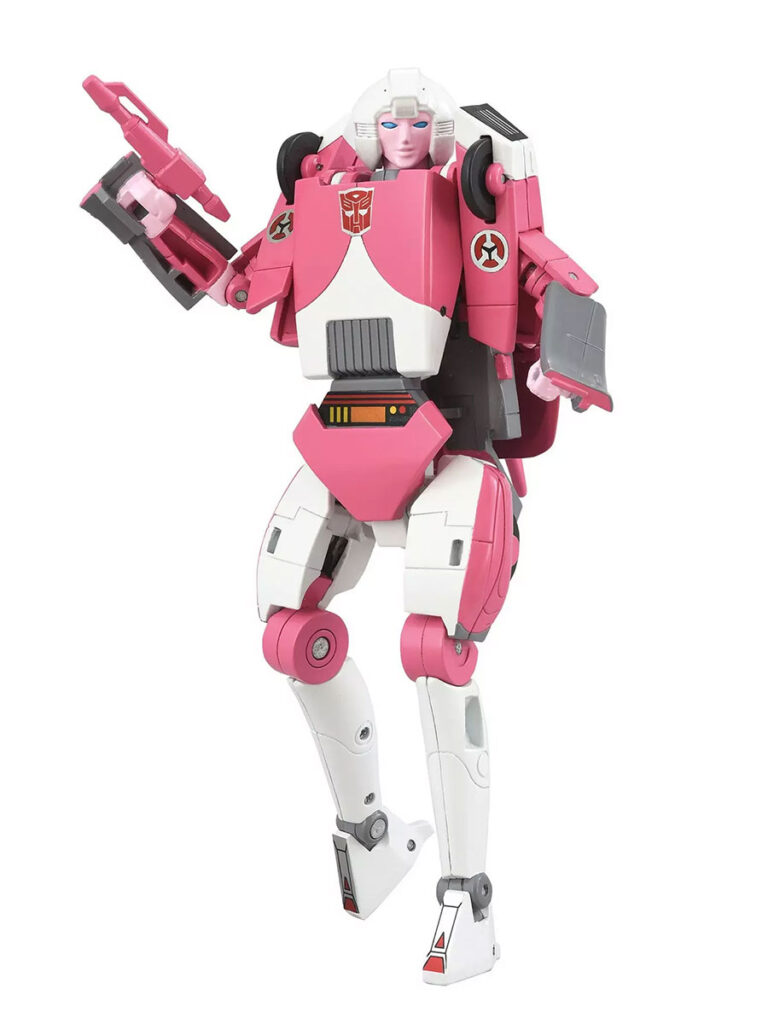 She’s Got the Touch: Arcee Finally Gets Her G1 Glow-Up