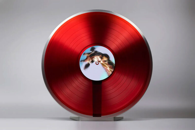 MINIOT Wheel 3: The World’s Coolest Turntable Now Reads Vinyl With Light