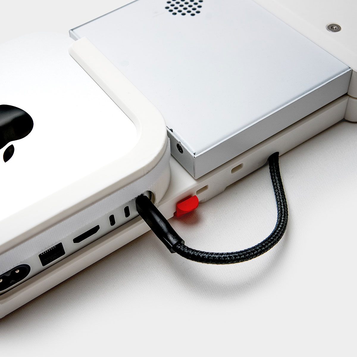 Scott Strikes Again—This Time, He Turned A Mac mini Into A Sort-of Laptop