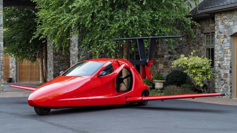 Wings Out, Tail Up: The Switchblade Flying Car Is Here To Break Traffic