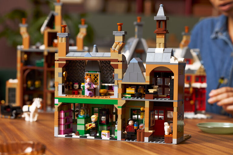 You’re Gonna Need a Bigger Room: LEGO Adds Hogsmeade to the Harry ...