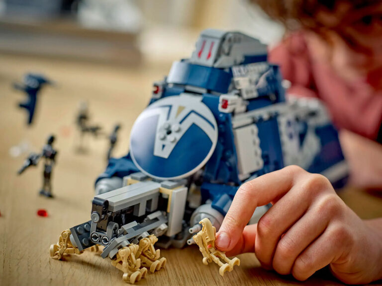 LEGO Star Wars Battle of Felucia Set Brings the Separatist MTT to Life