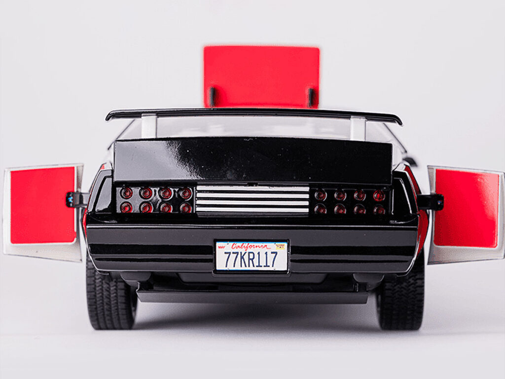 TOMY+ to Crowdfund 1:10 Knight Rider K.I.T.T. With Automatic Super ...