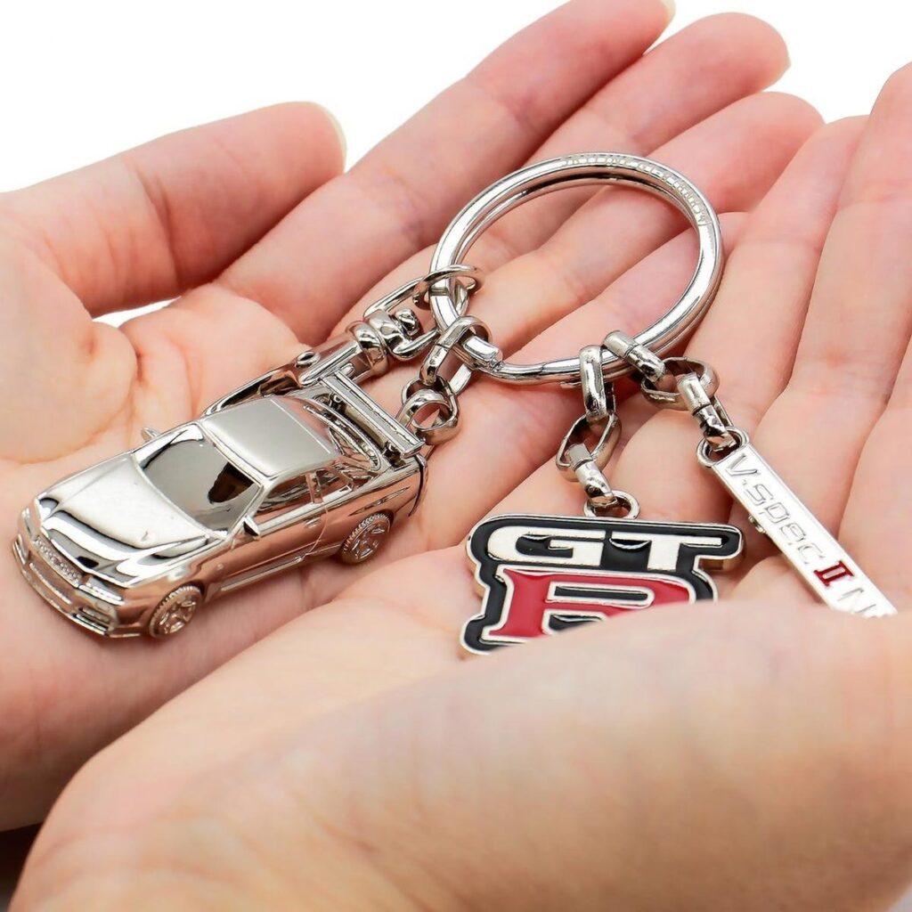 Skyline GT-R Fans, Your Keys Deserve This Mini BNR34
