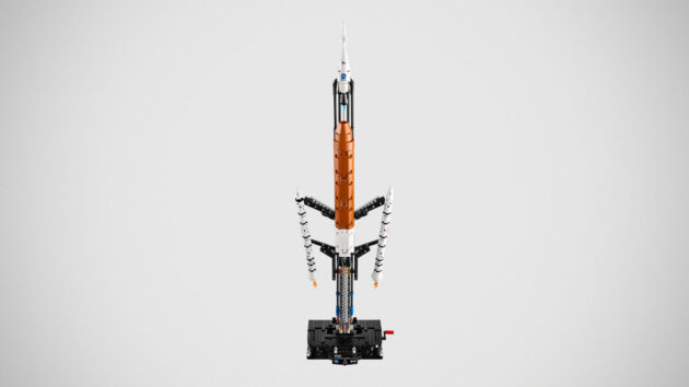 LEGO NASA Artemis Space Launch System (42221) Lets You Recreate Rocket ...