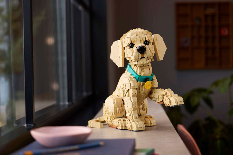 LEGO Just Turned Plastic Bricks Into an Adorable Golden Retriever Puppy