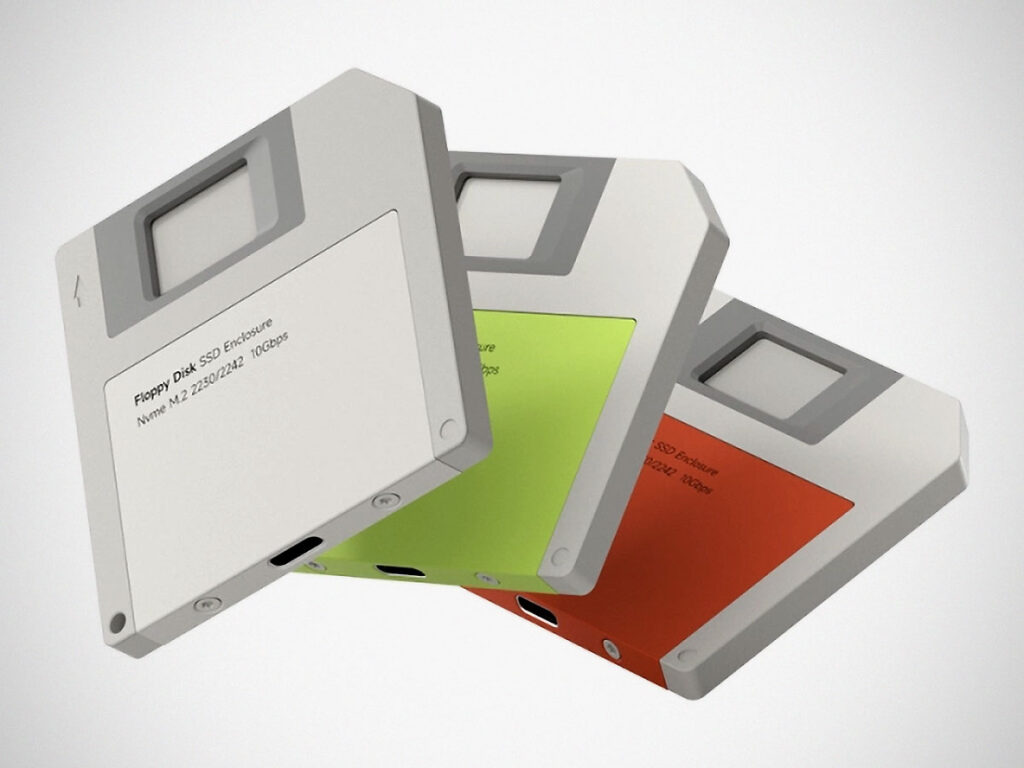 This “Floppy Disk” Is Actually a 10 Gbps SSD Enclosure